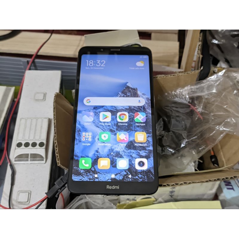 Jual LCD Redmi 7a beserta Frame dan Papan Cas bawah | Shopee Indonesia