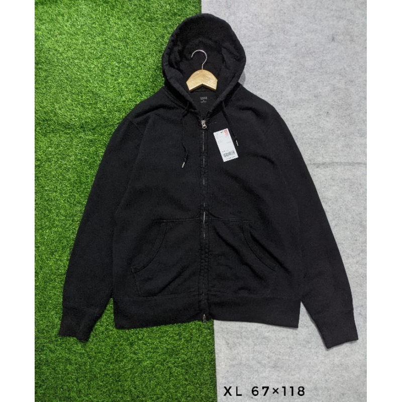 Jual UNIQLO ZIPPER HITAM BASIC XL | Shopee Indonesia