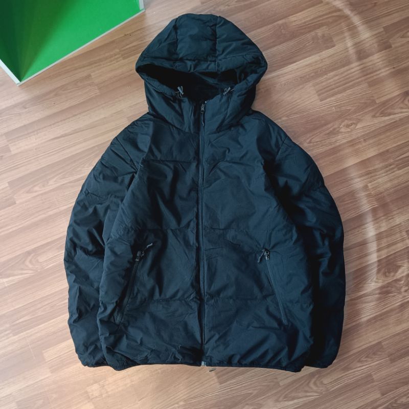 Jual Warm Padded Jacket GU Black | Shopee Indonesia