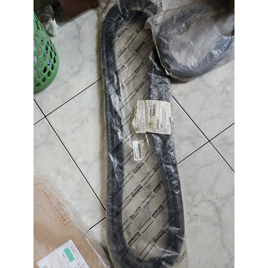 Jual karet pintu bagasi innova 2004 2005 2006 2007 2008 2009 2010 2011 ...