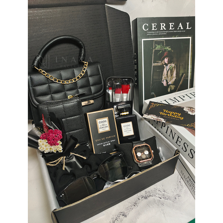 Jual Hampers Cewek Aesthetic Paket Layla | Gift Box Hadiah Kado Ulang ...