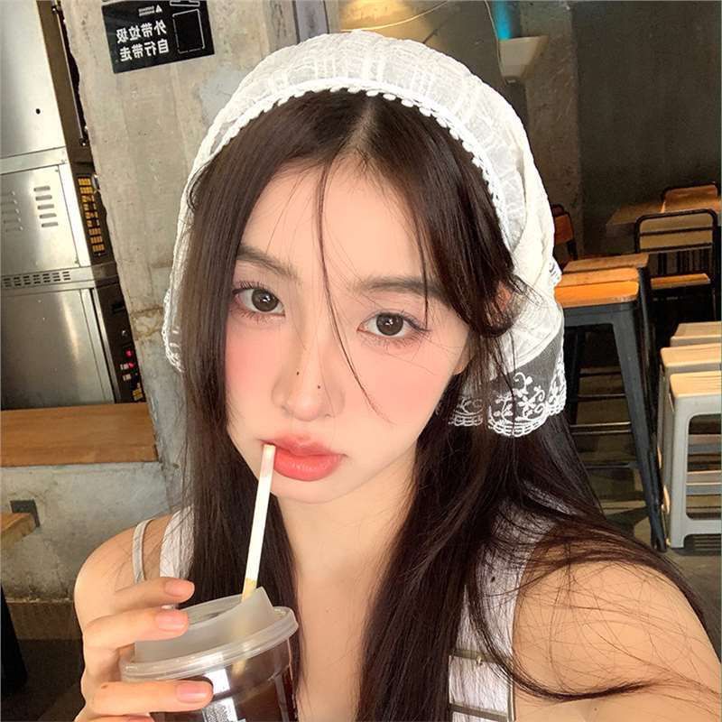 Jual Gaya Aesthetic Raw Laca Syal Korea / Ikat Kepala Renda Segitiga ...