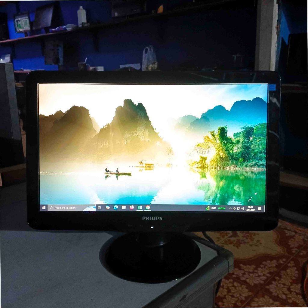 Jual Monitor Led Merk Philips 19 Inch Kondisi Normal Grade A | Shopee ...
