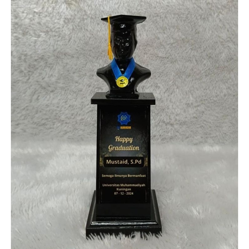 Jual PATUNG WISUDA, HADIAH WISUDA,SOUVENIR WISUDA, BOX KOTAK PLAKAT,BOX ...