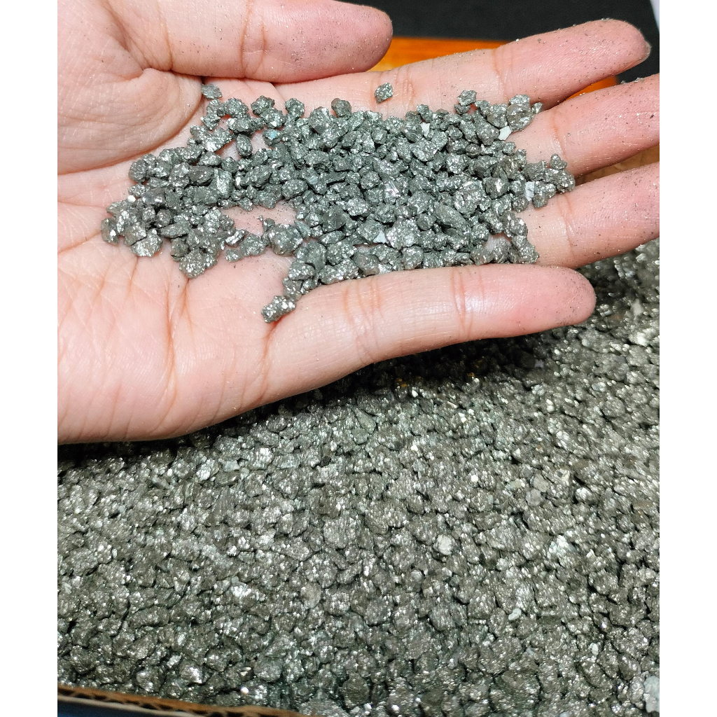 Jual Batu Natural Pyrite Small Rough Chip 2-5 mm paket 100 grams ...