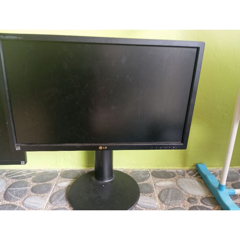 Jual Monitor Led LG 24 inc bekas widescreen | Shopee Indonesia
