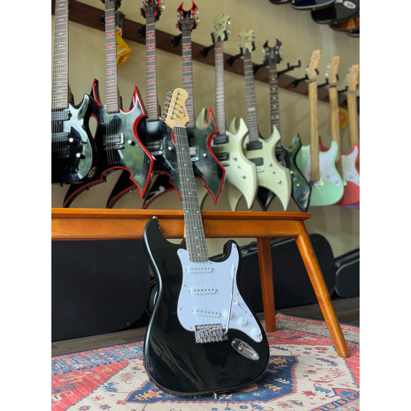 Jual Gitar Listrik Stringer Model Stratocaster SST BLACK COLOR | Shopee ...