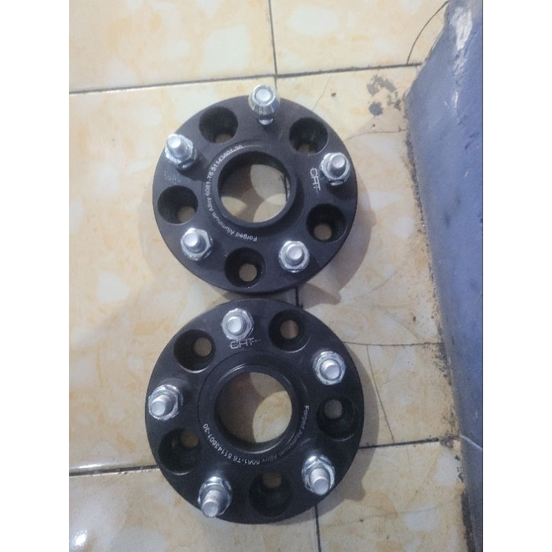 Jual Wheel Spacer Innova Reborn 3cm Merk Crato (2pcs) | Shopee Indonesia