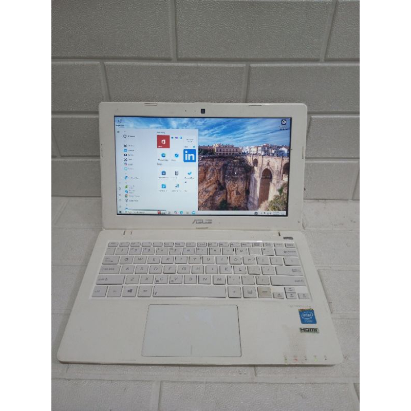 Jual Asus X200M Celeron N2840 DDR 2GB SSD 128GB 12" Baterai 3 Jam ...