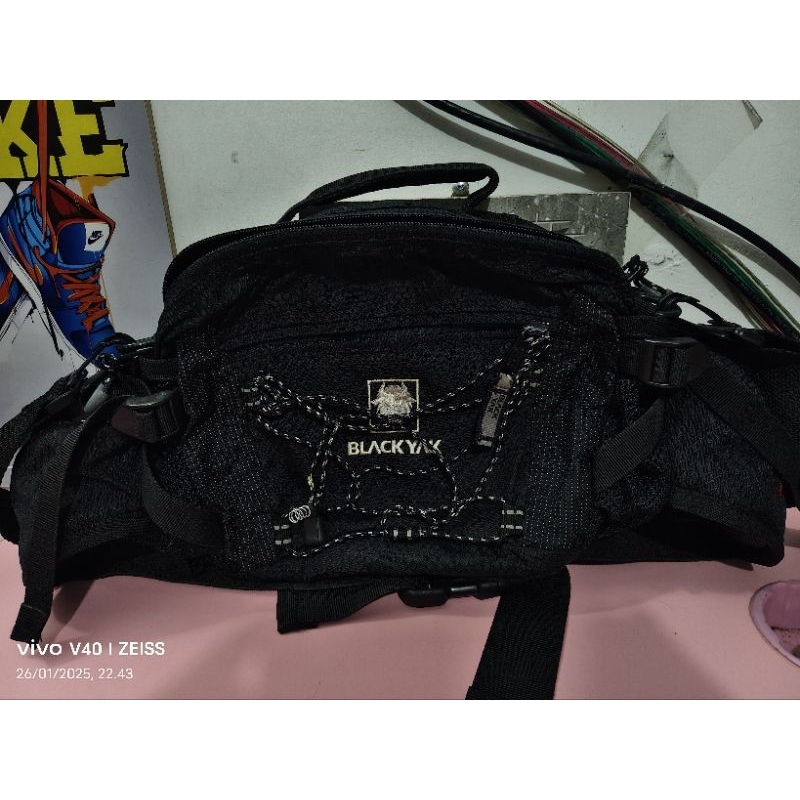 Jual Tas Sling WB Waistbag Black Yak ORI Preloved | Shopee Indonesia