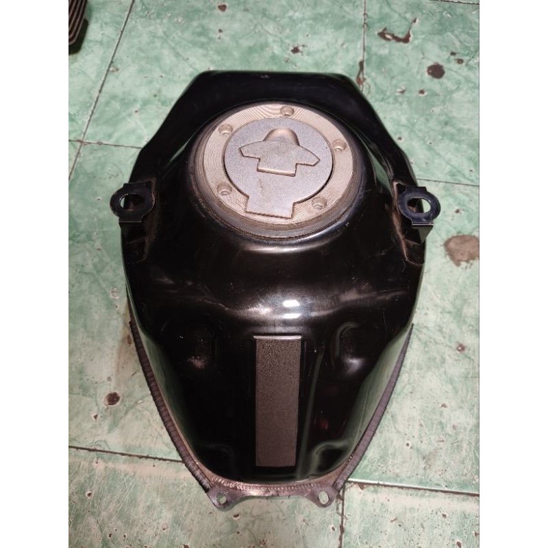 Jual tangki Tangki Yamaha R25 barang masih bagus ORI bawaan copotan ...
