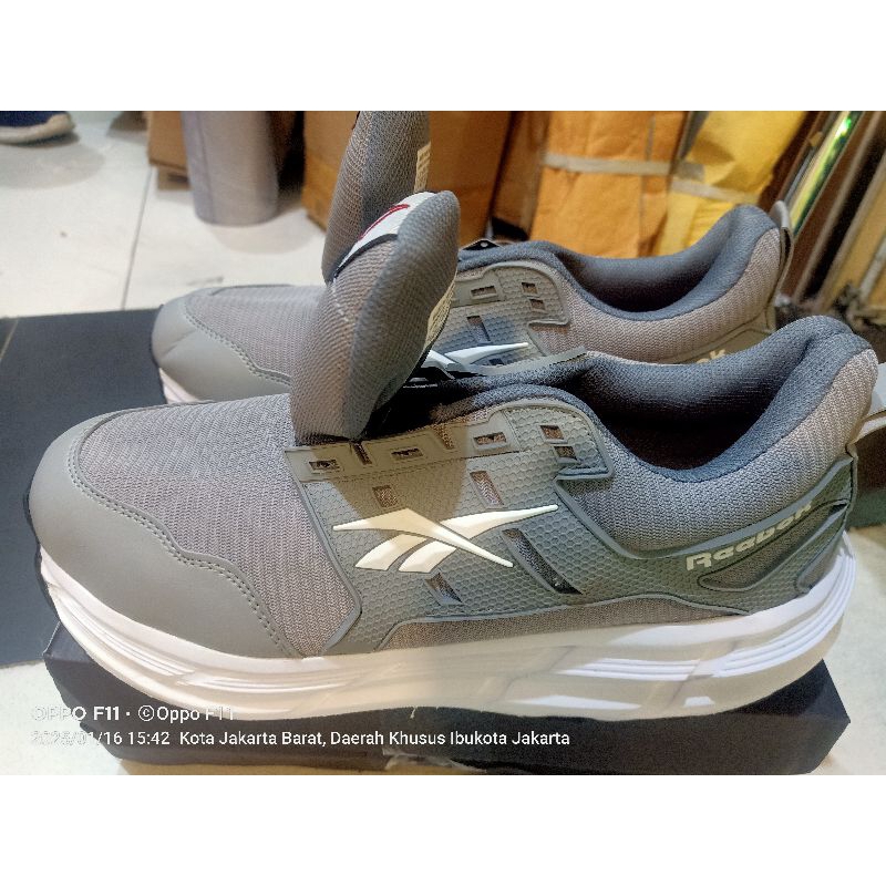 Jual Sepatu Reebok masih baru | Shopee Indonesia