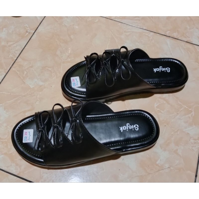 Jual sandal remaja trend masa kini | Shopee Indonesia