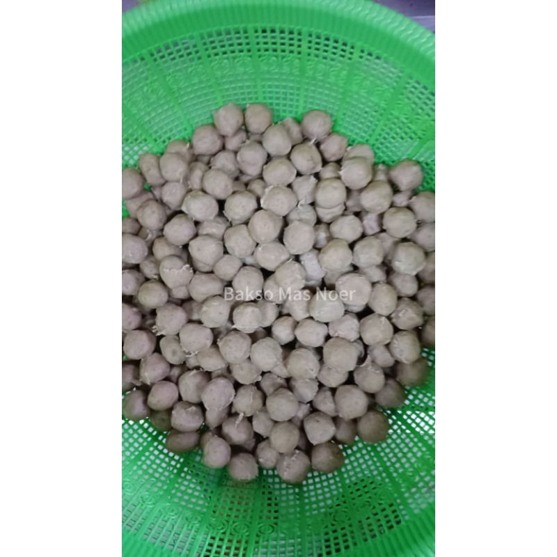 Jual Bakso Sapi Homemade 100% Halal ukuran sedang isi 10pcs | Shopee ...