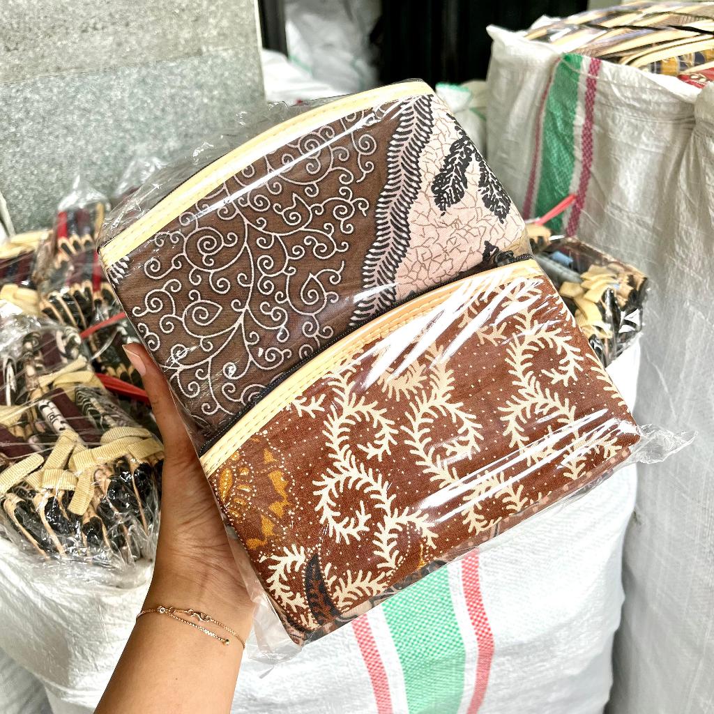 Jual PAKET 100pcs souvenir dompet pouch batik khas jogja 10x16cm | Shopee Indonesia