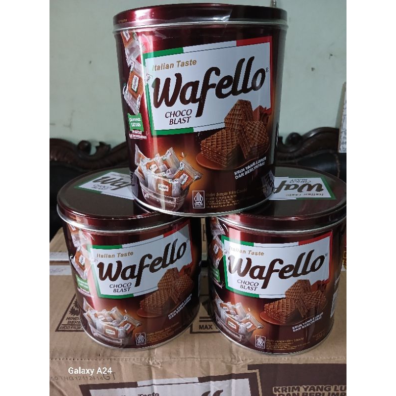 Jual wafer wafello produk baru 1kaleng , wafer kue aktor lebaran ...