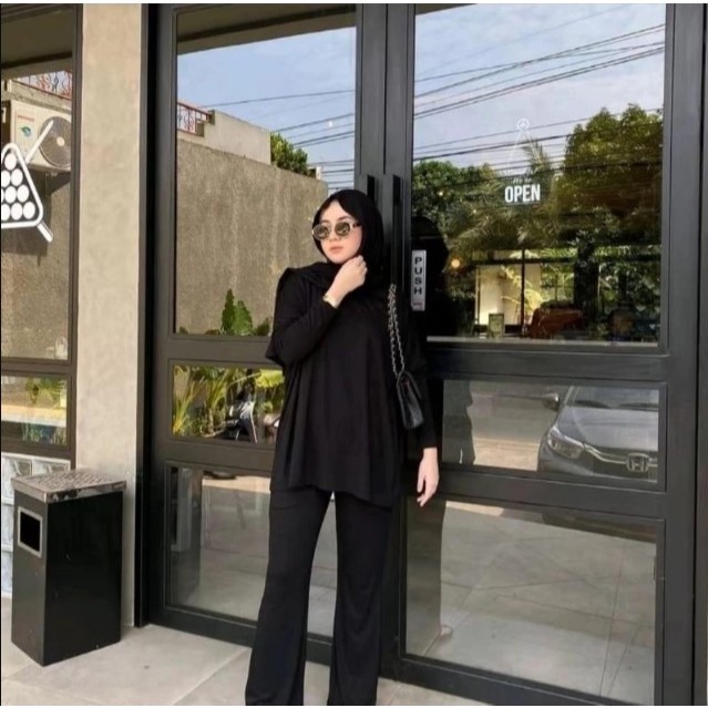 Jual Oneset Kenit Wanita – Pilihan Stylish untuk Santai & Acara Formal ...