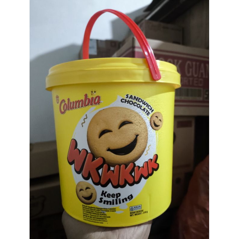 Jual Columbia Biskuit Sandwich Chocolate Timba 350gr Wkwkwk Keep ...