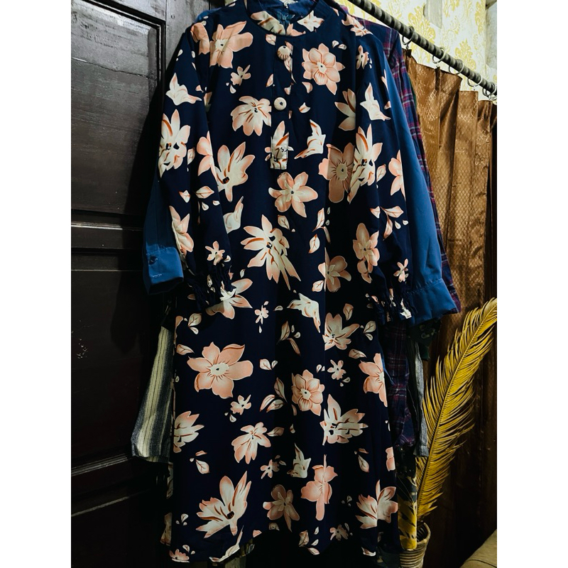 Jual tunik motif bunga besar warna navy, bahan shifon ada dalamannya ...