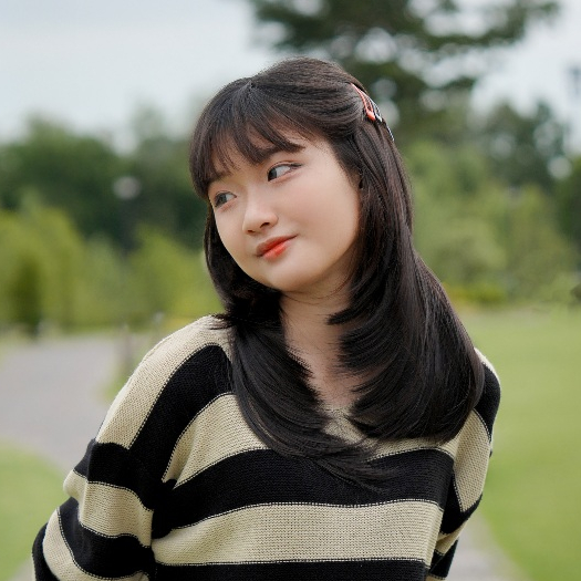 Jual UY7 NEU SHE MEDIUM LAYER Hairclip rambut lurus potongan layer ...