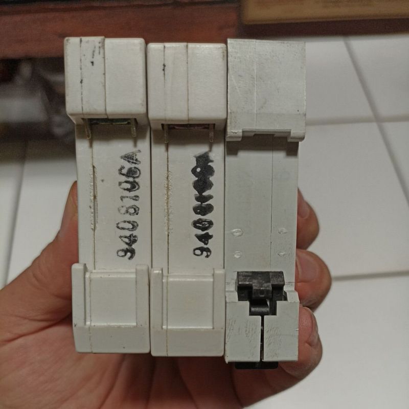 Jual MCB PLN asli 6 ampere merek Stotz dan Shukaku | Shopee Indonesia