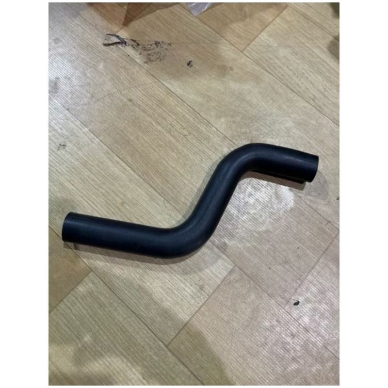 Jual Selang Radiator Bawah APV Suzuki 17856-61J00-000 | Shopee Indonesia