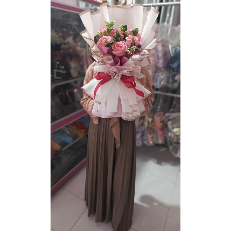 Jual buket bunga wisuda medium premium ( free packing ) | Shopee Indonesia