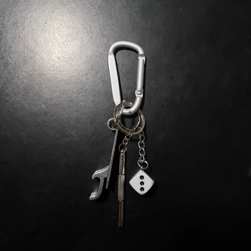 Jual SKENA 2C / CARABINER KEYCHAIN STVKSION / WHISTLE PELUIT 8 BALL ...