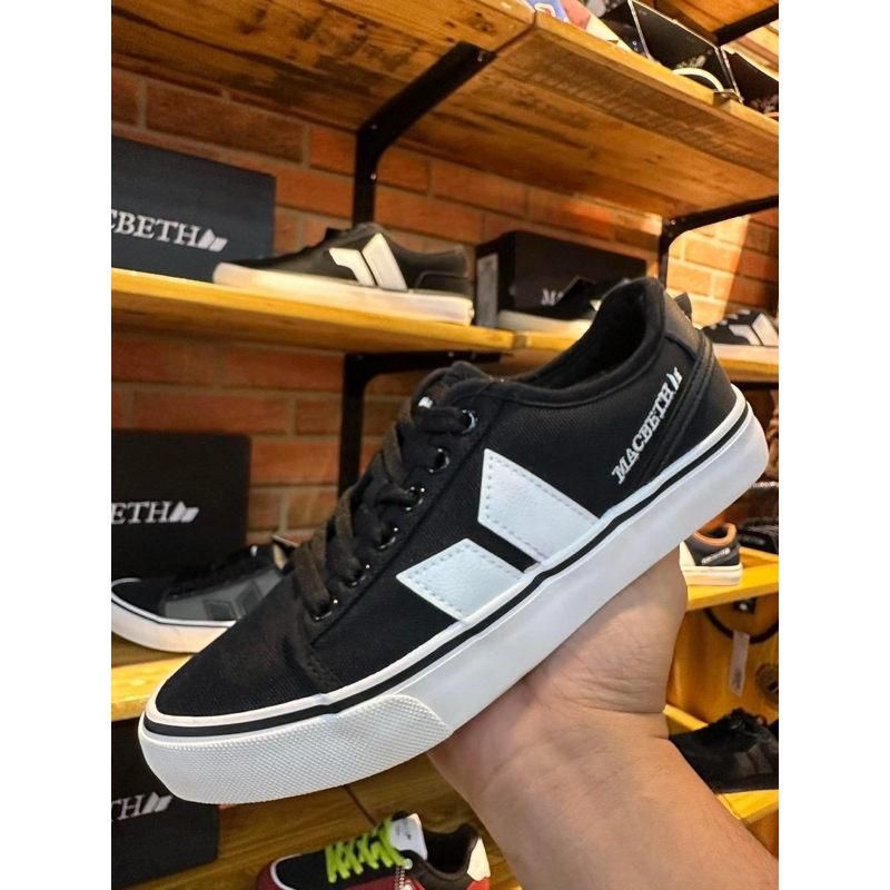 Jual MACBETH JAMES Black White ORIGINAL | Shopee Indonesia