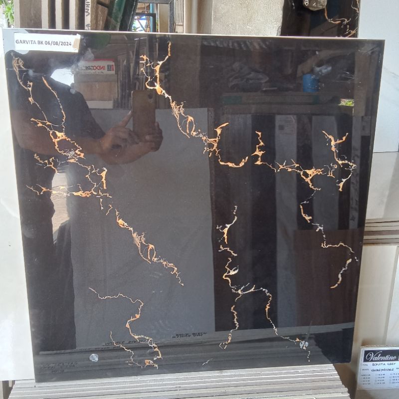 Jual Granit arna hitam serat emas ukuran 60x60 | Shopee Indonesia
