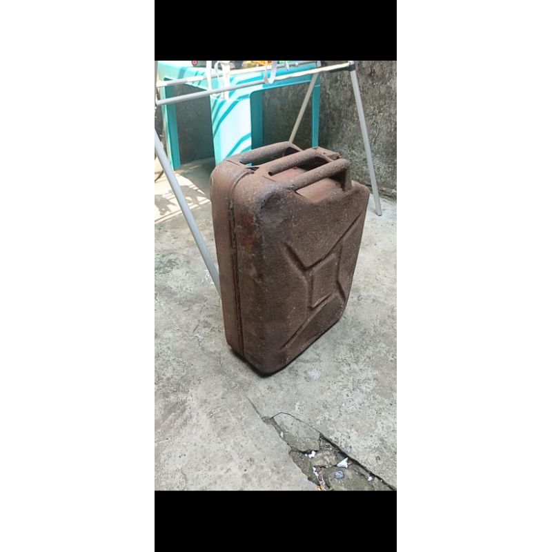 Jual jerigen besi jeep antik jadul vintage | Shopee Indonesia