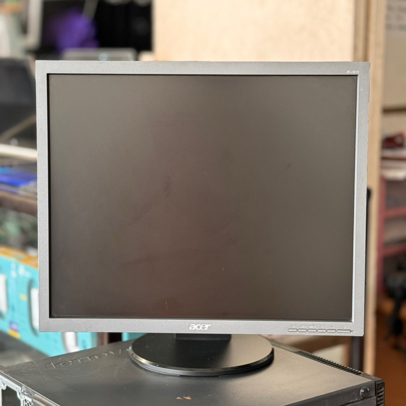 Jual MONITOR LCD 19IN KOTAK SQUARE MODEL BISA PUTAR KONDISI LIKE NEW ...
