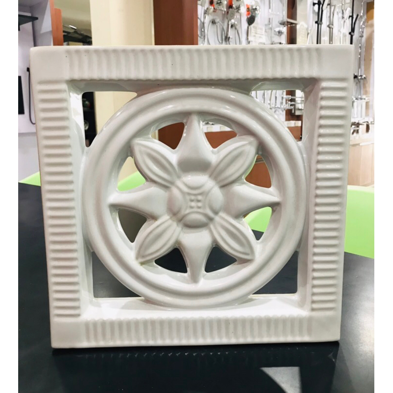 Jual Roster/Angin2/Batu Krawang Keramik Florist White Ukuran 30x30 cm ...