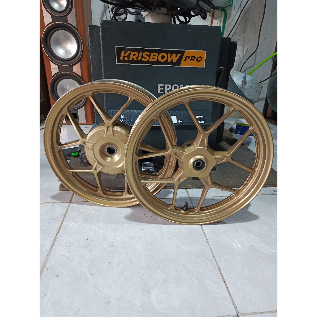 Jual Velg Vario Ring 14 Original Copotan Motor Velk Vario 150 LED ORI ...