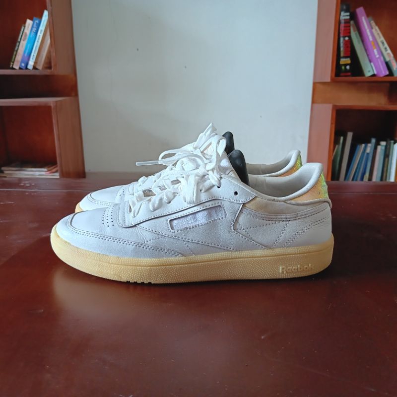 Jual Reebok Classic Club C 85 PL Putih Gum Sepatu Casual Unisex Second ...