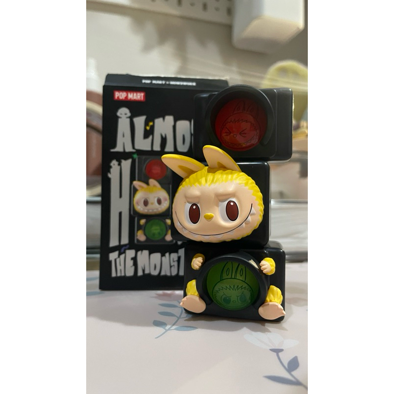 Jual Labubu monsters almost hidden traffic light | Shopee Indonesia