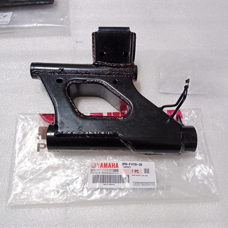 Jual 2PH-F1410-20 Bracket Engine Mounting Yamaha Mio M3, S, Z, Mio Gear ...