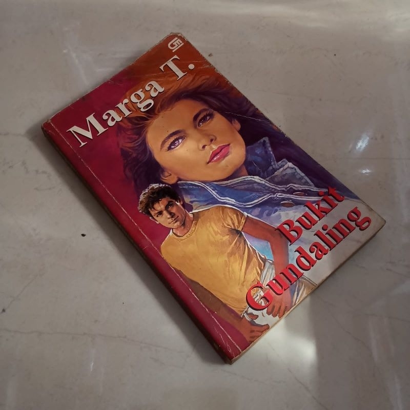 Jual Novel Bukit Gundaling (varian cover), karya Marga T | Shopee Indonesia