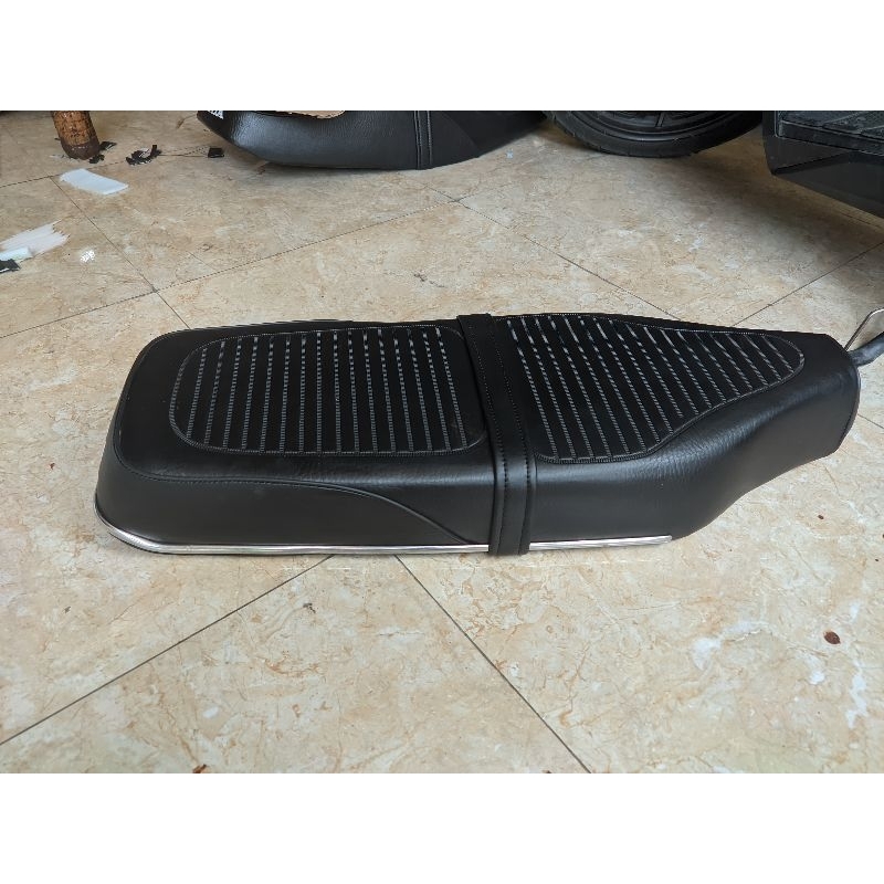 Jual jok motor v75 model lurus liscrom sabuk | Shopee Indonesia