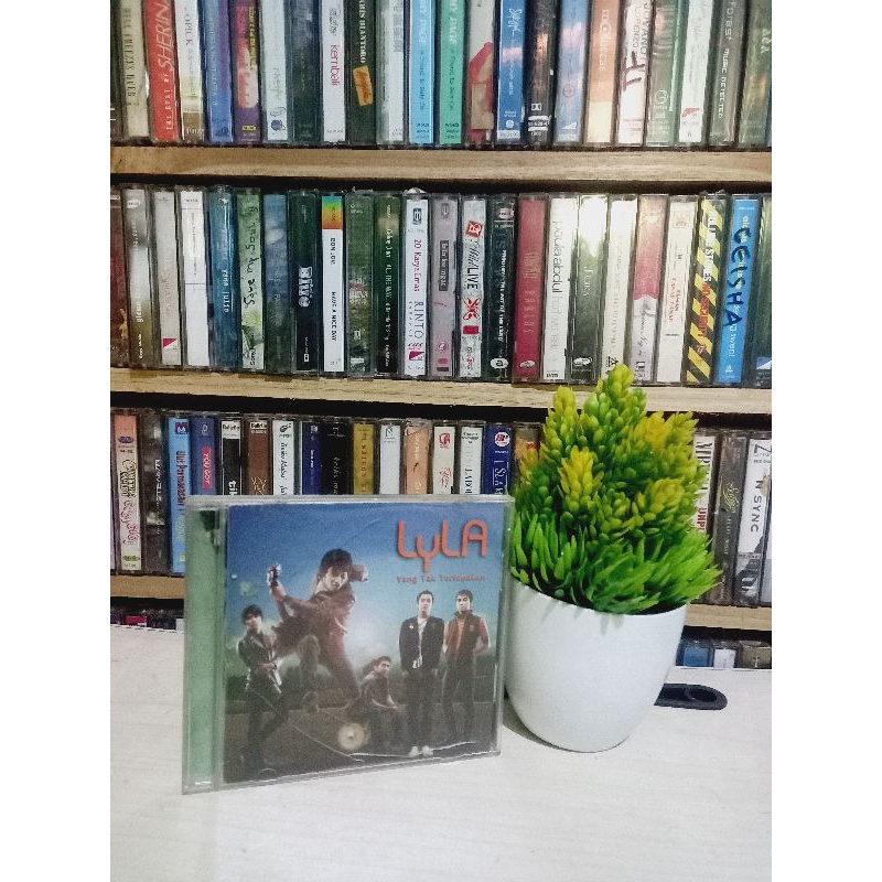 Jual CD LYLA YANG TAK TERLUPAKAN | Shopee Indonesia