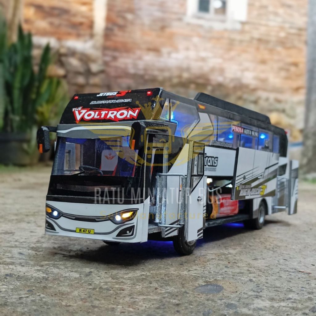 Jual Miniatur Bus QQ Trans Voltron Full Spek Skala 1 : 43 | Shopee ...