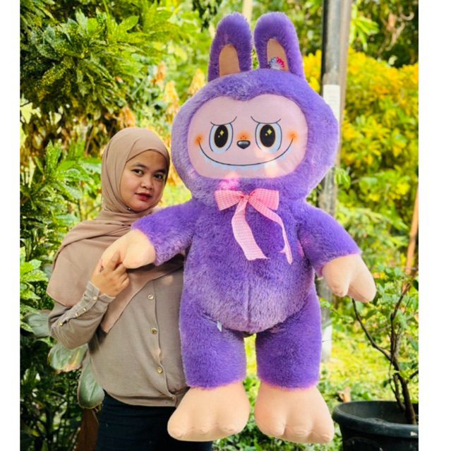 Jual Boneka the monster labubu jumbo 1.1meter//Boneka labubu virall uk 110cm | Shopee Indonesia