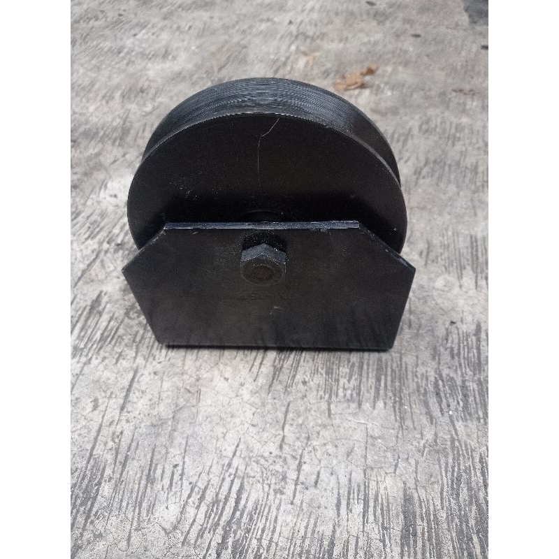 Jual roda pintu pagar/roda pintu gerbang 5 inchi ( rel siku ) | Shopee ...