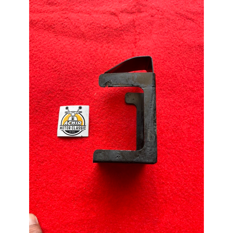 Jual Tempat Toolbox aki accu honda c50 c70 c90 c700 original | Shopee ...