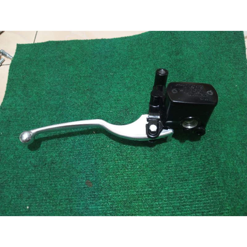 Jual master rem kanan motor Xmax 250cc handle silver original pnp motor ...
