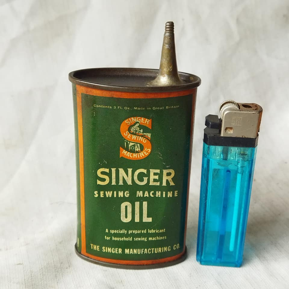 Jual Pajangan Vintage Kaleng Minyak Kosong Singer | Shopee Indonesia
