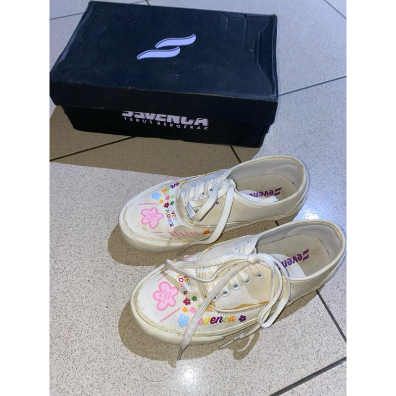 Jual PRELOVED/THRIFT SEPATU/SNEAKERS/SPORT | Shopee Indonesia
