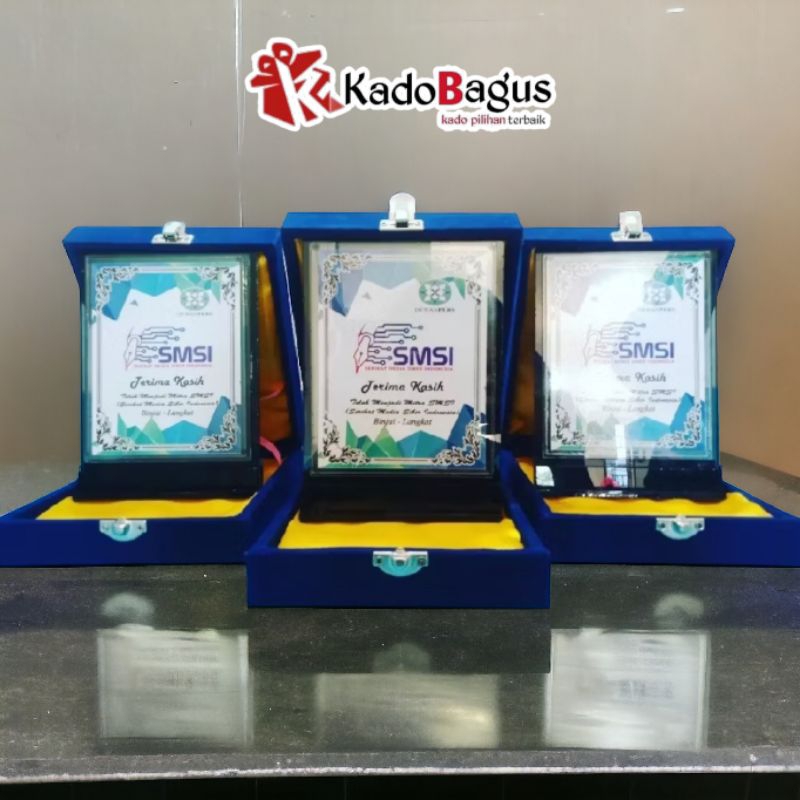 Jual Plakat Cenderamata Kaca Custom Murah | Shopee Indonesia