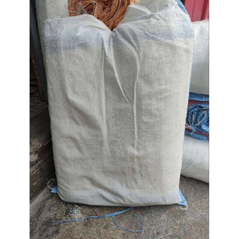 Jual karung bekas 25kg buat isi puing, pasir, sampah, lumpur dll ...