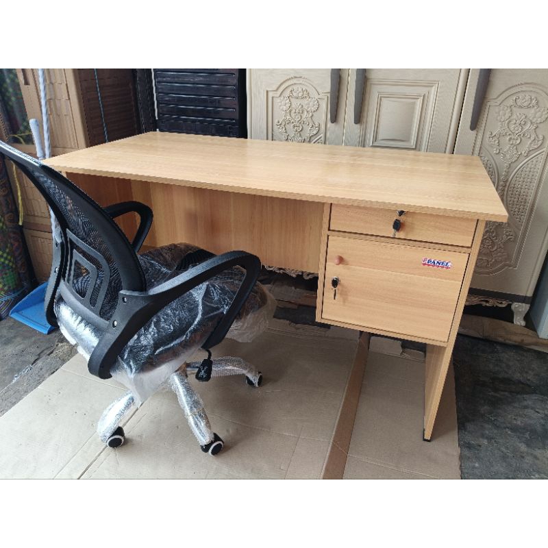 Jual MEJA TULIS KERJA / MEJA TULIS VIP / ROMARO / APanel / KEA PANEL ...